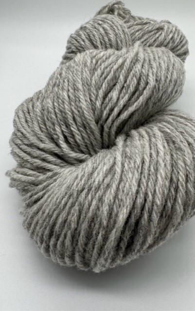 Uwe 4-Tråd -10 härvor á 100g./fp.