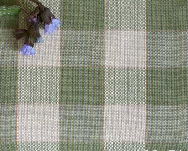 Grönrutigt möbeltyg i eko-bomull | Broarne.se