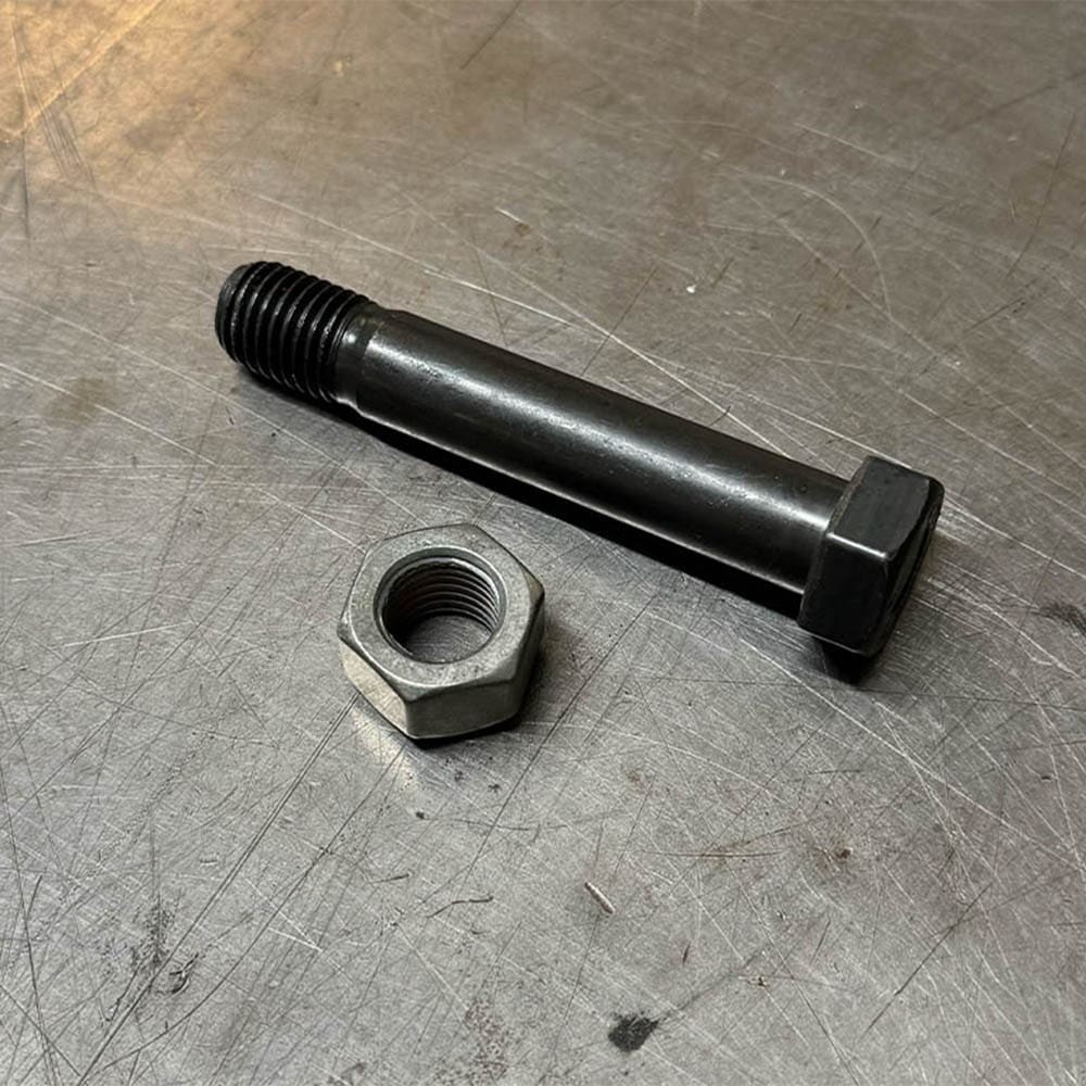 Bult M16 x 92 12.9 till slagor till slag-/släntklippare